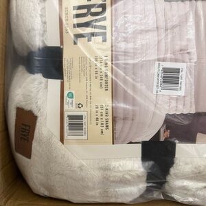 Frye | Bedding | Last Chance Frye 3piece Channel Stitch Faux Fur ...